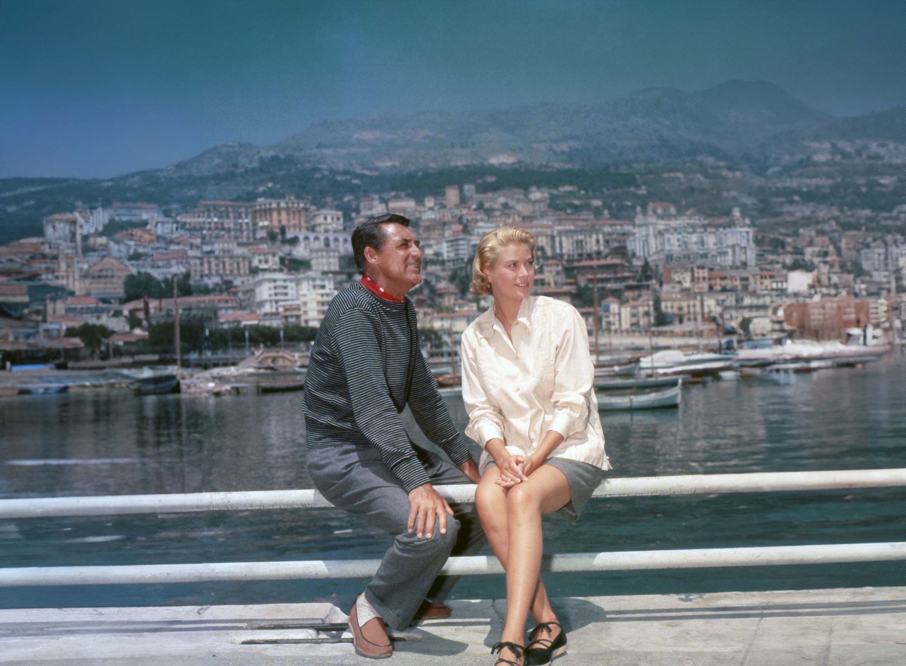 Lessons in Grace: Summer Must-Haves – Grace de Monaco